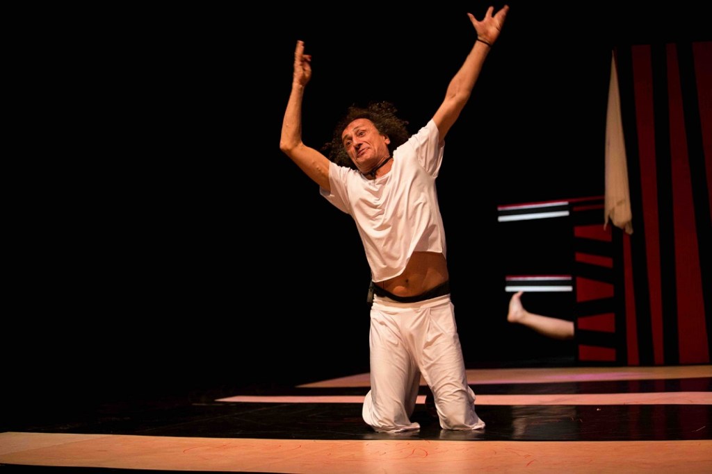 Il surreale Antonio Rezza e quattro performer per "Anelante" - Umbria 7