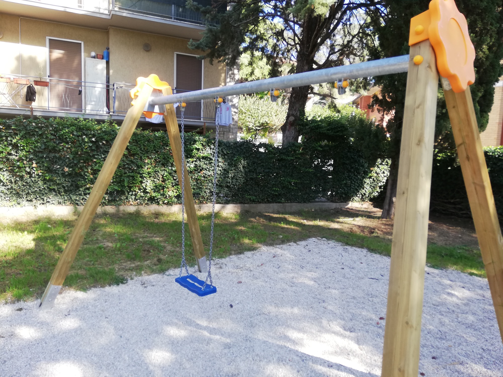 Ladri e meschini: ora rubano anche le altalene ai bambini - Umbria 7