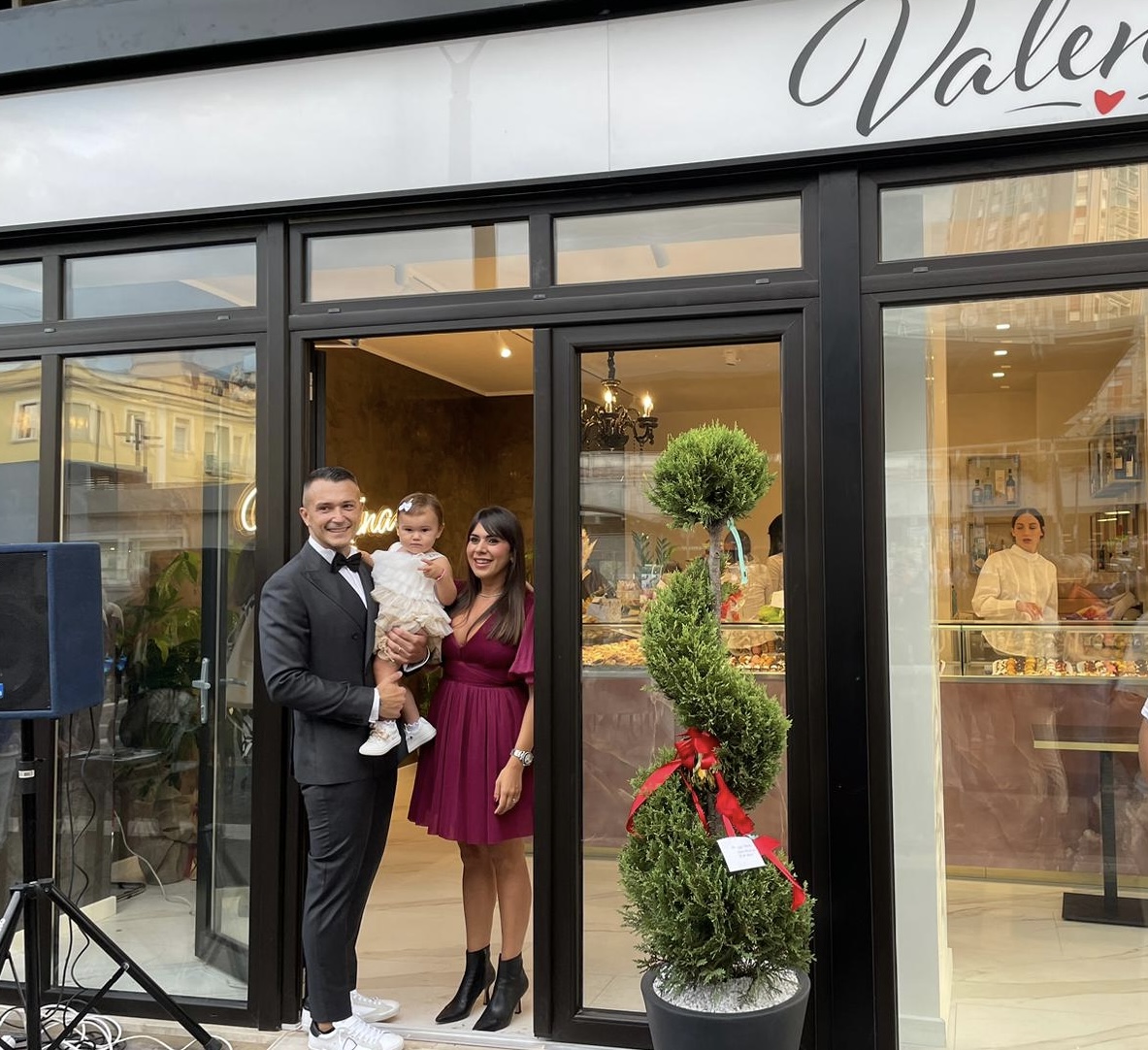 Piazza Valnerina rinasce con Valentina Giogli. Al posto dell’insegna ...