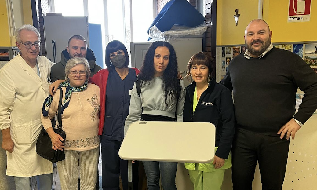 7 carrelli servitori donati al reparto di oncologia del Santa Maria ...