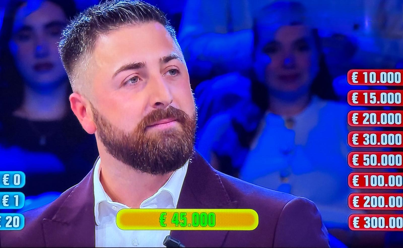 Affari tuoi/Francesco Santorelli accetta 45mila euro. Nel pacco ne ...